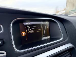 Melns Volvo V40 2013 Rīga, ar dzinēja tilpumu 2.00 L un nobraukumu 234 tūkst. km par 8995 €, foto 16 vietnē AUTOMOTO.COM.LV