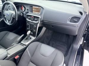 Melns Volvo V40 2013 Rīga, ar dzinēja tilpumu 2.00 L un nobraukumu 234 tūkst. km par 8995 €, foto 22 vietnē AUTOMOTO.COM.LV