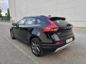 Black Volvo V40 2013 in Riga, with an engine capacity of 2.00 L and mileage of 119 thousand km for 7500 €, photo 12 on AUTOMOTO.COM.LV