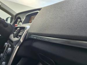 Black Volvo V40 2013 in Riga, with an engine capacity of 2.00 L and mileage of 119 thousand km for 7500 €, photo 18 on AUTOMOTO.COM.LV