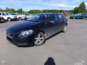 Black Volvo V40 2013 in Vilnius, with an engine capacity of 1.56 L and mileage of 260 thousand km for 5000 €, photo  on AUTOMOTO.COM.LV