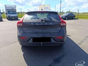 Black Volvo V40 2013 in Vilnius, with an engine capacity of 1.56 L and mileage of 260 thousand km for 5000 €, photo 6 on AUTOMOTO.COM.LV