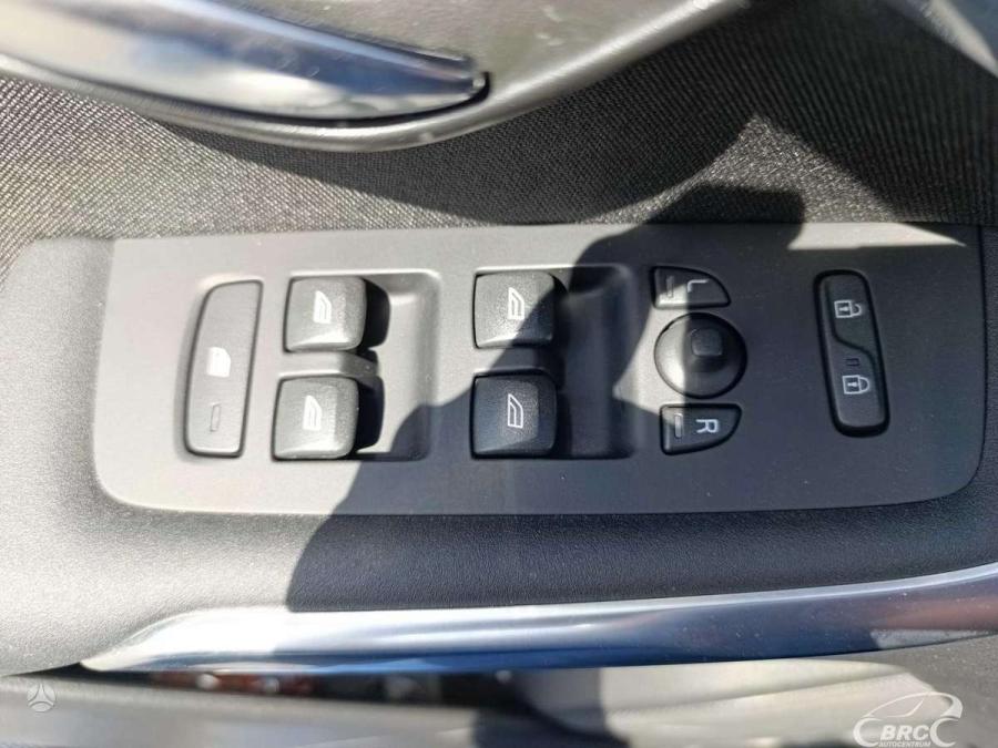 Black Volvo V40 2013 in Vilnius, with an engine capacity of 1.56 L and mileage of 260 thousand km for 5000 €, photo 14 on AUTOMOTO.COM.LV