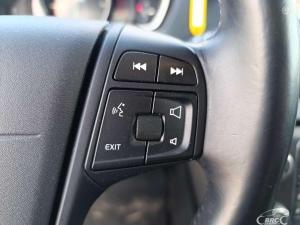 Black Volvo V40 2013 in Vilnius, with an engine capacity of 1.56 L and mileage of 260 thousand km for 5000 €, photo 18 on AUTOMOTO.COM.LV