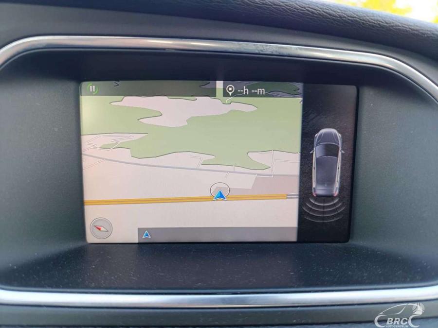 Black Volvo V40 2013 in Vilnius, with an engine capacity of 1.56 L and mileage of 260 thousand km for 5000 €, photo 26 on AUTOMOTO.COM.LV