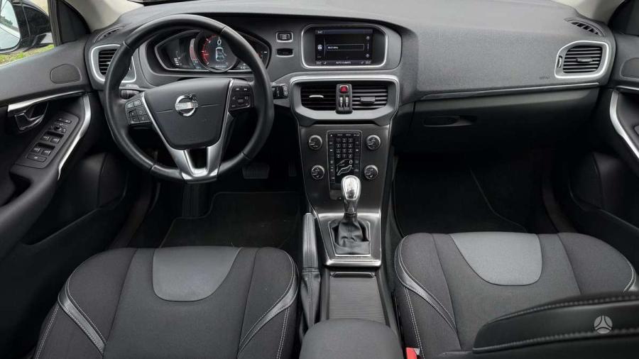 Melns Volvo V40 2013 Ukmergė, ar dzinēja tilpumu 1.98 L un nobraukumu 290 tūkst. km par 6900 €, foto 14 vietnē AUTOMOTO.COM.LV