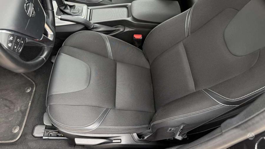 Melns Volvo V40 2013 Ukmergė, ar dzinēja tilpumu 1.98 L un nobraukumu 290 tūkst. km par 6900 €, foto 17 vietnē AUTOMOTO.COM.LV