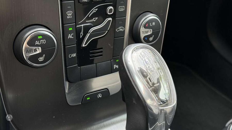 Melns Volvo V40 2013 Ukmergė, ar dzinēja tilpumu 1.98 L un nobraukumu 290 tūkst. km par 6900 €, foto 21 vietnē AUTOMOTO.COM.LV
