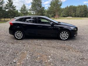 Melns Volvo V40 2013 Jonava, ar dzinēja tilpumu 1.98 L un nobraukumu 296 tūkst. km par 5150 €, foto 5 vietnē AUTOMOTO.COM.LV