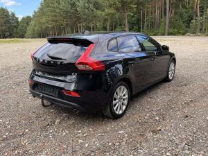 Melns Volvo V40 2013 Jonava, ar dzinēja tilpumu 1.98 L un nobraukumu 296 tūkst. km par 5150 €, foto 6 vietnē AUTOMOTO.COM.LV
