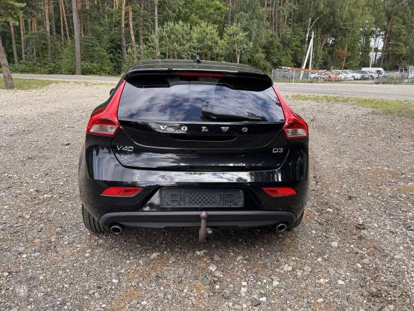 Melns Volvo V40 2013 Jonava, ar dzinēja tilpumu 1.98 L un nobraukumu 296 tūkst. km par 5150 €, foto 6 vietnē AUTOMOTO.COM.LV