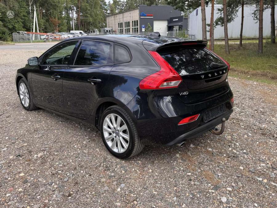 Melns Volvo V40 2013 Jonava, ar dzinēja tilpumu 1.98 L un nobraukumu 296 tūkst. km par 5150 €, foto 8 vietnē AUTOMOTO.COM.LV