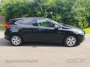 Black Volvo V40 2013 in Paide, with an engine capacity of 1.60 L and mileage of 263 thousand km for 6800 €, photo 5 on AUTOMOTO.COM.LV