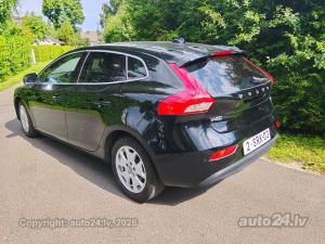 Black Volvo V40 2013 in Paide, with an engine capacity of 1.60 L and mileage of 263 thousand km for 6800 €, photo 6 on AUTOMOTO.COM.LV
