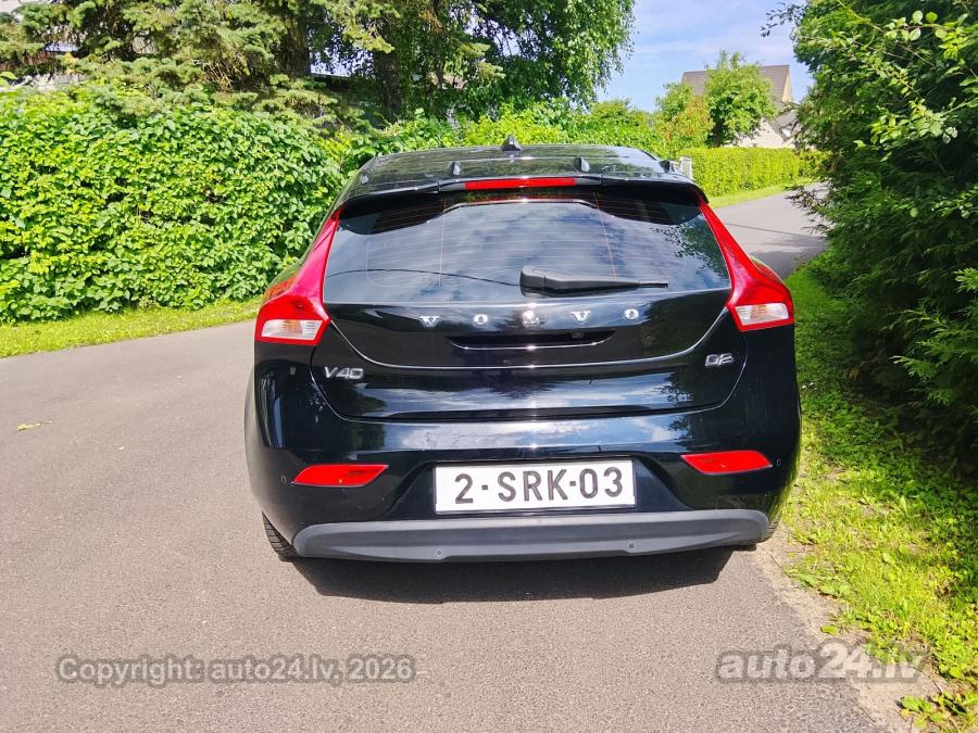 Black Volvo V40 2013 in Paide, with an engine capacity of 1.60 L and mileage of 263 thousand km for 6800 €, photo 8 on AUTOMOTO.COM.LV