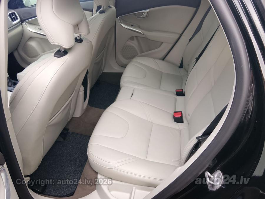 Black Volvo V40 2013 in Paide, with an engine capacity of 1.60 L and mileage of 263 thousand km for 6800 €, photo 13 on AUTOMOTO.COM.LV