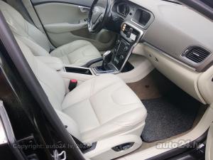 Black Volvo V40 2013 in Paide, with an engine capacity of 1.60 L and mileage of 263 thousand km for 6800 €, photo 16 on AUTOMOTO.COM.LV