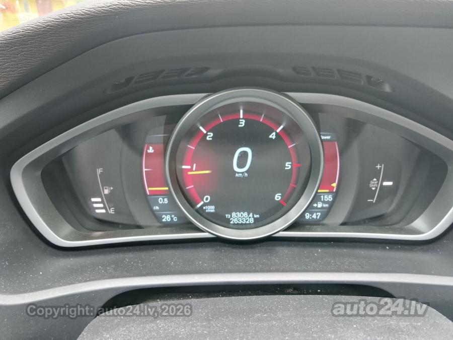 Black Volvo V40 2013 in Paide, with an engine capacity of 1.60 L and mileage of 263 thousand km for 6800 €, photo 17 on AUTOMOTO.COM.LV