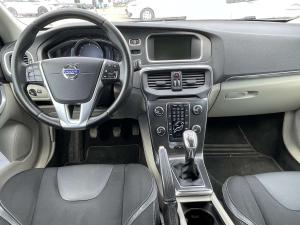 Black Volvo V40 2013 in Panevezys, with an engine capacity of 1.56 L and mileage of 245 thousand km for 5150 €, photo 9 on AUTOMOTO.COM.LV