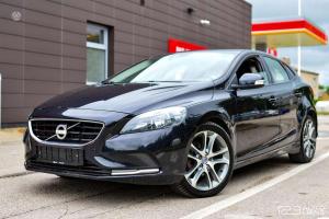 Black Volvo V40 2013 in Kretinga, with an engine capacity of 1.60 L and mileage of 167 thousand km for 5999 €, photo  on AUTOMOTO.COM.LV