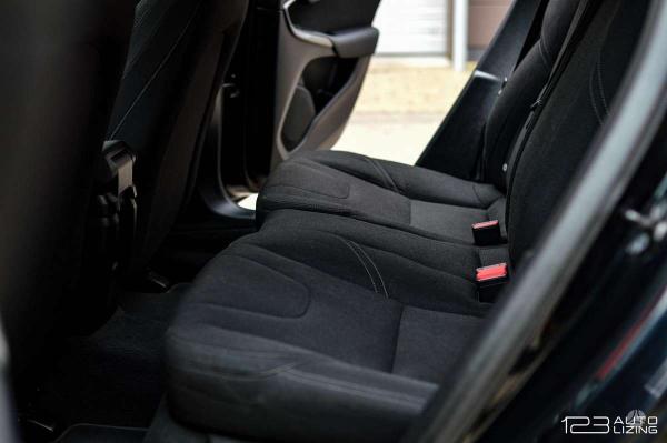 Melns Volvo V40 2013 Kretinga, ar dzinēja tilpumu 1.60 L un nobraukumu 167 tūkst. km par 5999 €, foto 8 vietnē AUTOMOTO.COM.LV