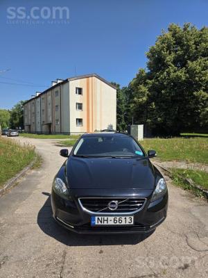Black Volvo V40 2013 in Jelgava, with an engine capacity of 1.60 L and mileage of 317 thousand km for 6500 €, photo  on AUTOMOTO.COM.LV