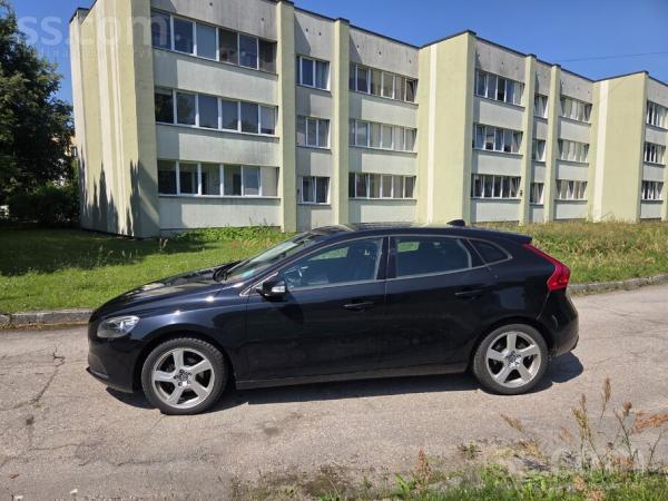 Черный Вольво В40 2013 в Елгава, объемом двигателя 1.60 л и пробегом 317 тыс. км за 6500 €, фото 2 на AUTOMOTO.COM.LV