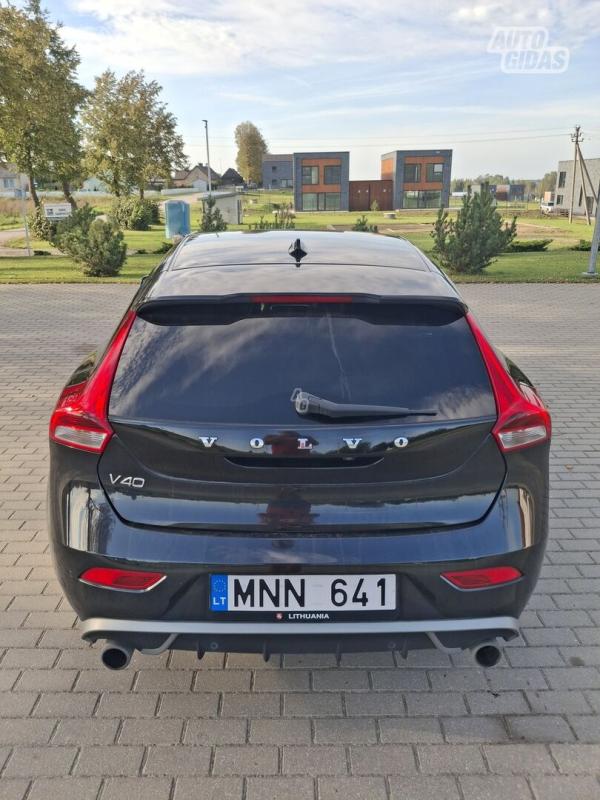 Black Volvo V40 2013 in Siauliai, with an engine capacity of 1.60 L and mileage of 323 thousand km for 5300 €, photo 3 on AUTOMOTO.COM.LV