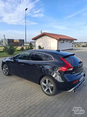 Black Volvo V40 2013 in Siauliai, with an engine capacity of 1.60 L and mileage of 323 thousand km for 5300 €, photo 7 on AUTOMOTO.COM.LV