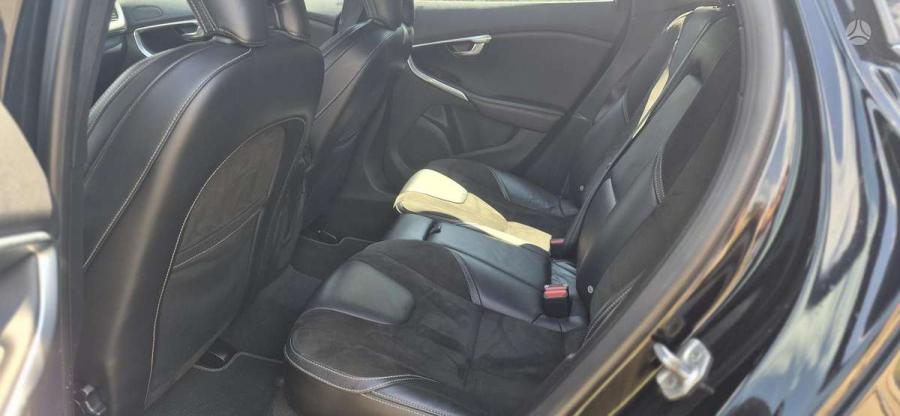 Melns Volvo V40 2013 Kauņa, ar dzinēja tilpumu 1.56 L un nobraukumu 329 tūkst. km par 4399 €, foto 7 vietnē AUTOMOTO.COM.LV