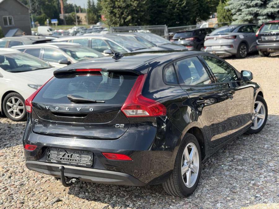 Melns Volvo V40 2013 Utena, ar dzinēja tilpumu 1.56 L un nobraukumu 275 tūkst. km par 4590 €, foto 4 vietnē AUTOMOTO.COM.LV