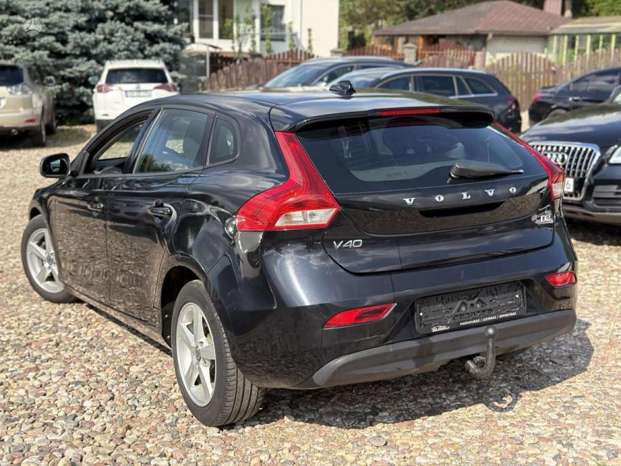 Melns Volvo V40 2013 Utena, ar dzinēja tilpumu 1.56 L un nobraukumu 275 tūkst. km par 4590 €, foto 5 vietnē AUTOMOTO.COM.LV