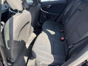 Melns Volvo V40 2013 Utena, ar dzinēja tilpumu 1.56 L un nobraukumu 275 tūkst. km par 4590 €, foto 7 vietnē AUTOMOTO.COM.LV