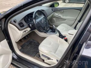 Melns Volvo V40 2013 Rīga, ar dzinēja tilpumu 1.60 L un nobraukumu 273 tūkst. km par 5750 €, foto 9 vietnē AUTOMOTO.COM.LV