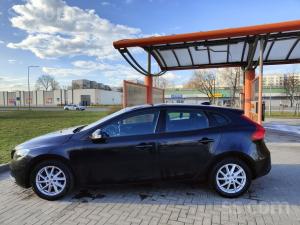 Black Volvo V40 2013 in Riga, with an engine capacity of 1.60 L and mileage of 336 thousand km for 2345 €, photo 8 on AUTOMOTO.COM.LV