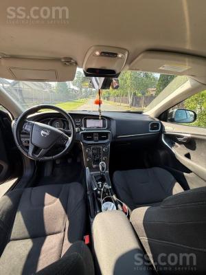 Melns Volvo V40 2013 Rīga, ar dzinēja tilpumu 1.60 L un nobraukumu 237 tūkst. km par 3950 €, foto 8 vietnē AUTOMOTO.COM.LV