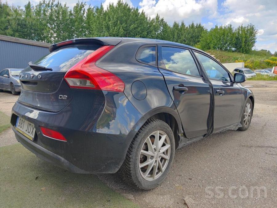 Melns Volvo V40 2013 Rīga, ar dzinēja tilpumu 1.60 L un nobraukumu 337 tūkst. km par 2240 €, foto 6 vietnē AUTOMOTO.COM.LV