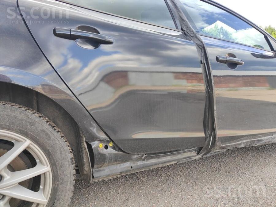 Melns Volvo V40 2013 Rīga, ar dzinēja tilpumu 1.60 L un nobraukumu 337 tūkst. km par 2240 €, foto 7 vietnē AUTOMOTO.COM.LV