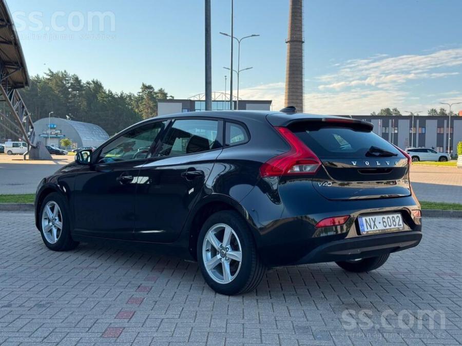 Melns Volvo V40 2013 Valmiera, ar dzinēja tilpumu 1.60 L un nobraukumu 210 tūkst. km par 3700 €, foto 5 vietnē AUTOMOTO.COM.LV