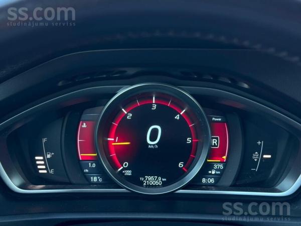 Black Volvo V40 2013 in Valmiera, with an engine capacity of 1.60 L and mileage of 210 thousand km for 3700 €, photo 7 on AUTOMOTO.COM.LV