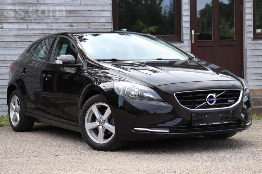 Melns Volvo V40 2013 Valka, ar dzinēja tilpumu 1.60 L un nobraukumu 289 tūkst. km par 5500 €, foto 3 vietnē AUTOMOTO.COM.LV