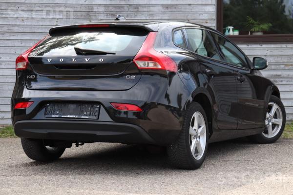 Melns Volvo V40 2013 Valka, ar dzinēja tilpumu 1.60 L un nobraukumu 289 tūkst. km par 5500 €, foto 3 vietnē AUTOMOTO.COM.LV