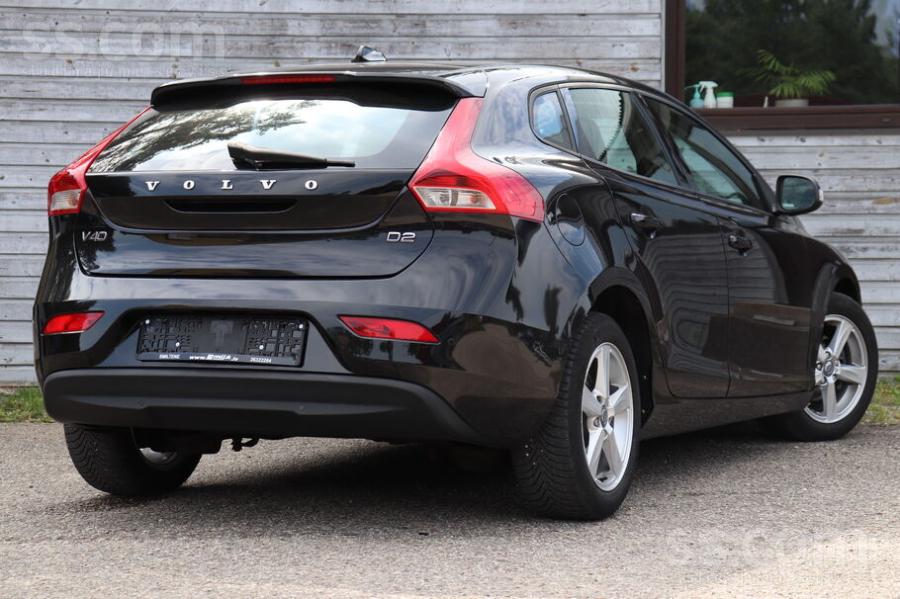 Melns Volvo V40 2013 Valka, ar dzinēja tilpumu 1.60 L un nobraukumu 289 tūkst. km par 5500 €, foto 4 vietnē AUTOMOTO.COM.LV
