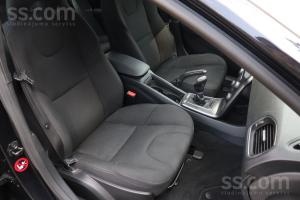 Melns Volvo V40 2013 Valka, ar dzinēja tilpumu 1.60 L un nobraukumu 289 tūkst. km par 5500 €, foto 7 vietnē AUTOMOTO.COM.LV