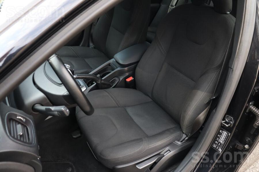 Melns Volvo V40 2013 Valka, ar dzinēja tilpumu 1.60 L un nobraukumu 289 tūkst. km par 5500 €, foto 11 vietnē AUTOMOTO.COM.LV