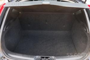 Melns Volvo V40 2013 Valka, ar dzinēja tilpumu 1.60 L un nobraukumu 289 tūkst. km par 5500 €, foto 12 vietnē AUTOMOTO.COM.LV