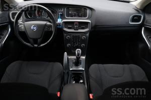 Melns Volvo V40 2013 Valka, ar dzinēja tilpumu 1.60 L un nobraukumu 289 tūkst. km par 5500 €, foto 14 vietnē AUTOMOTO.COM.LV