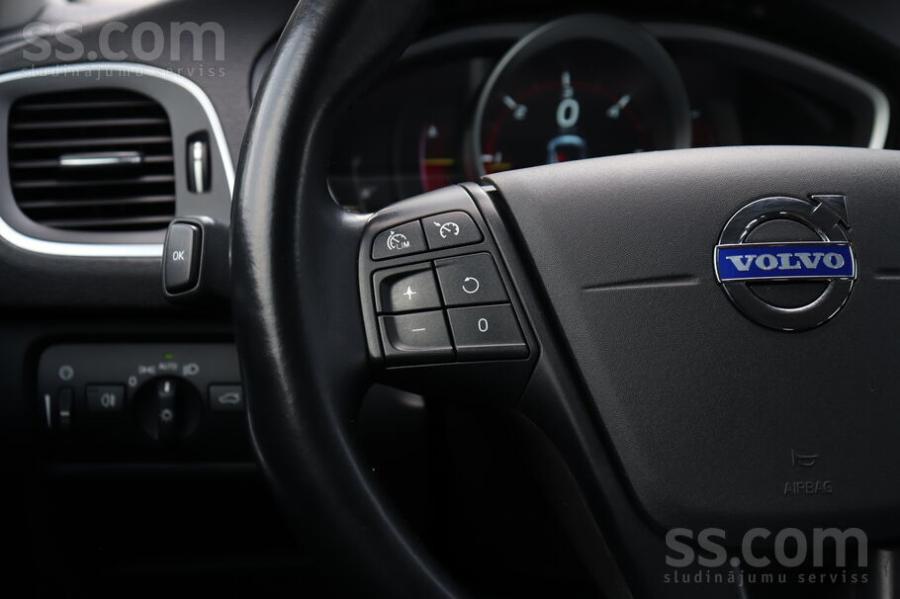 Melns Volvo V40 2013 Valka, ar dzinēja tilpumu 1.60 L un nobraukumu 289 tūkst. km par 5500 €, foto 17 vietnē AUTOMOTO.COM.LV