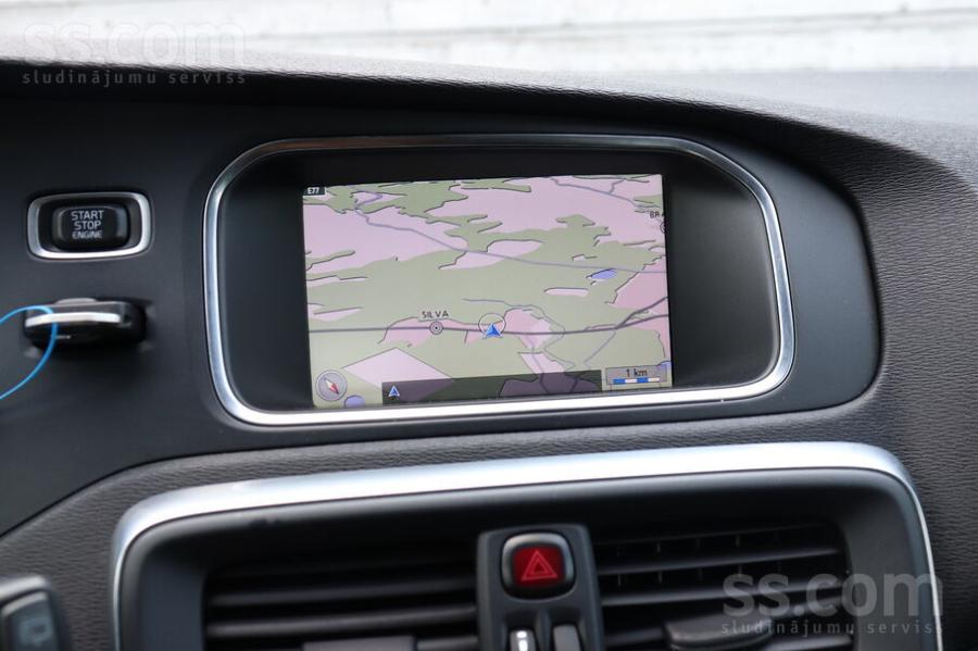 Melns Volvo V40 2013 Valka, ar dzinēja tilpumu 1.60 L un nobraukumu 289 tūkst. km par 5500 €, foto 24 vietnē AUTOMOTO.COM.LV