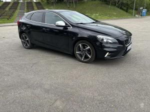 Black Volvo V40 2013 in Taurage, with an engine capacity of 1.98 L and mileage of 300 thousand km for 7300 €, photo 4 on AUTOMOTO.COM.LV